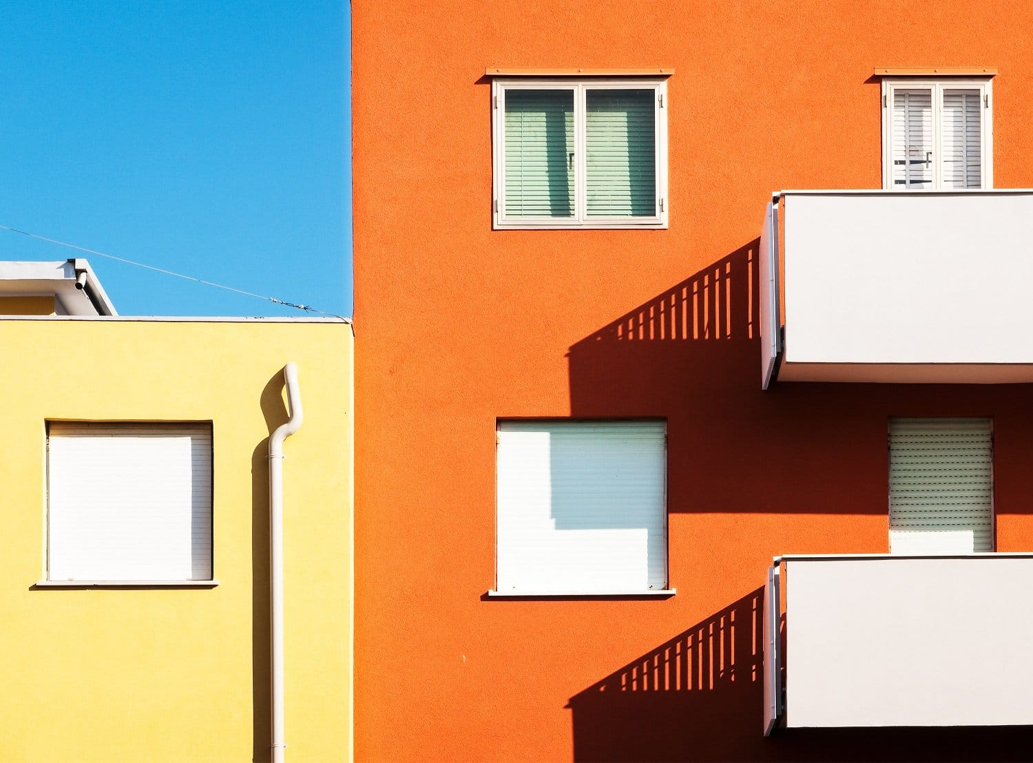 Fassade streichen: Schritt für Schritt Anleitung für die Außenrenovierung